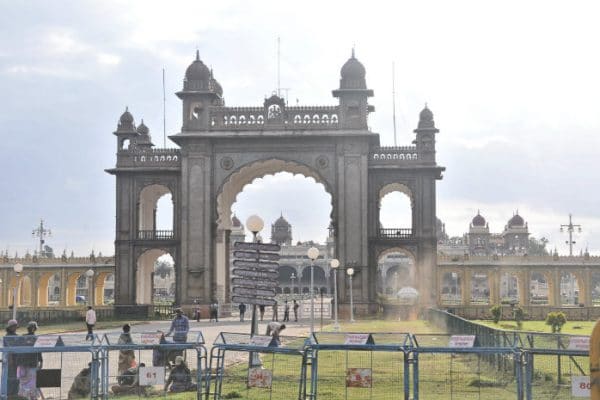 ROYAL ARCHES AND GATEWAYS - Star of Mysore