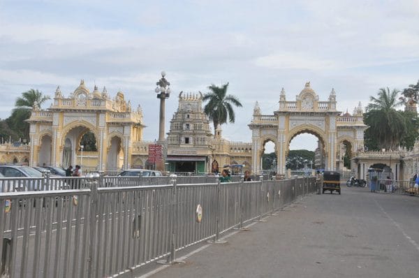 ROYAL ARCHES AND GATEWAYS - Star of Mysore