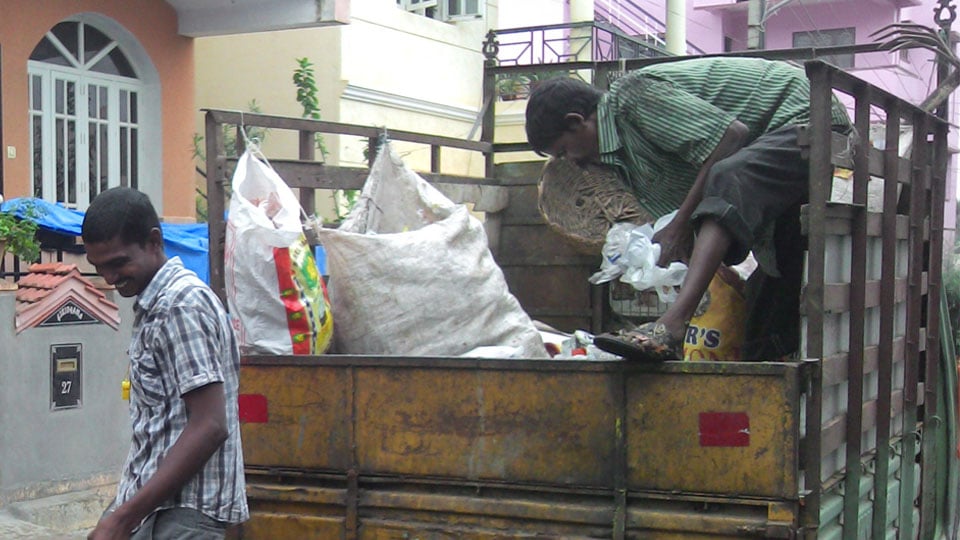 Help our crying dustbins ! - Star of Mysore