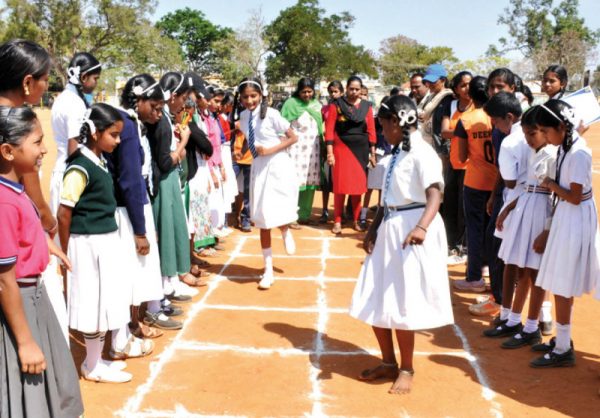 Hunsur town comes alive with Rural Games - Star of Mysore