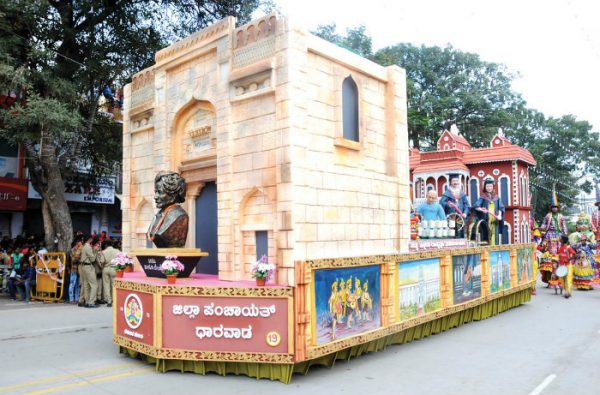 Tableaux steal the show in Dasara procession - Star of Mysore