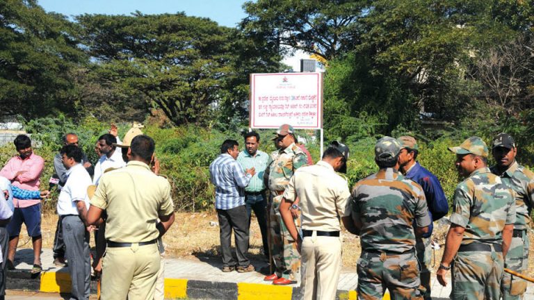 Dr. H.C. Mahadevappa knocking on JD(S) doors? - Star of Mysore
