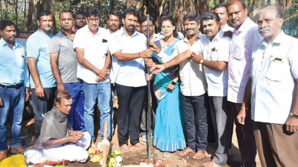 MLA performs Guddali puja for development works - Star of Mysore