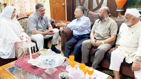 KBG calls on MLA Tanveer Sait - Star of Mysore