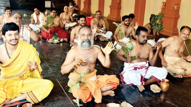 Mass Upakarma ceremony held - Star of Mysore