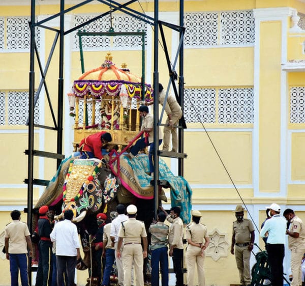 8-member team ties Golden Howdah on ‘Abhimanyu’ for his maiden show ...