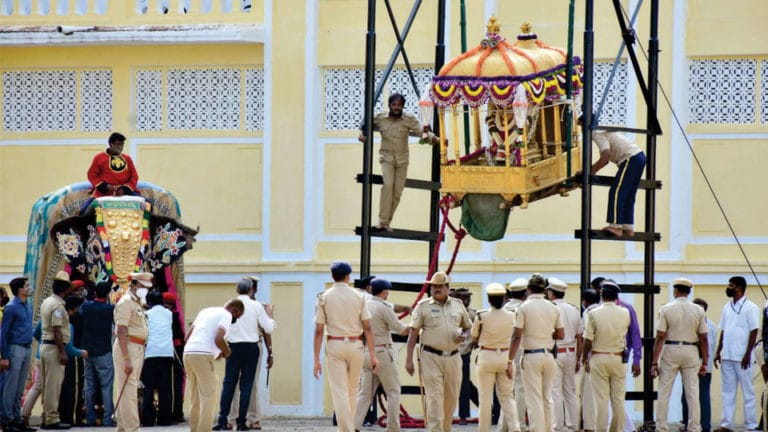 8-member team ties Golden Howdah on ‘Abhimanyu’ for his maiden show ...