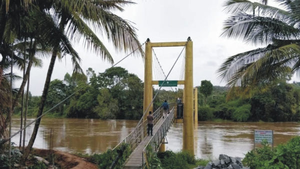 Hanging Bridges of Kodagu: Reality Check - 4 - Theppadakandi bridge a ...