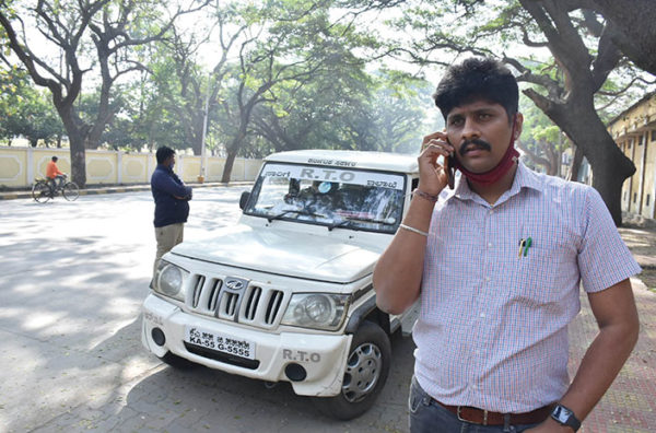 Saturday shock: RTO men swoop on city roads, book traffic violators ...