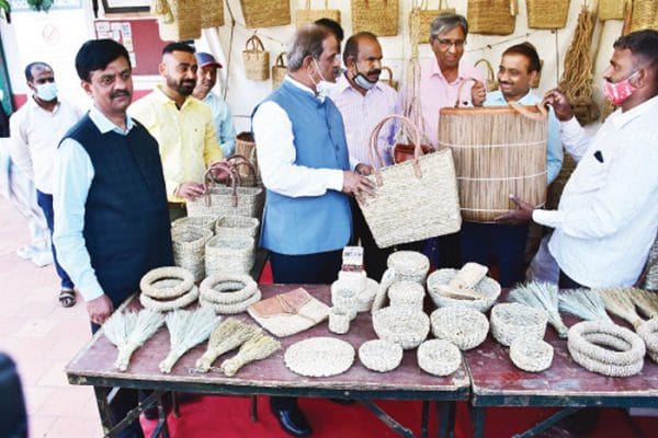 Handloom & Handicrafts expo begins at JSS Urban Haat - Star of Mysore