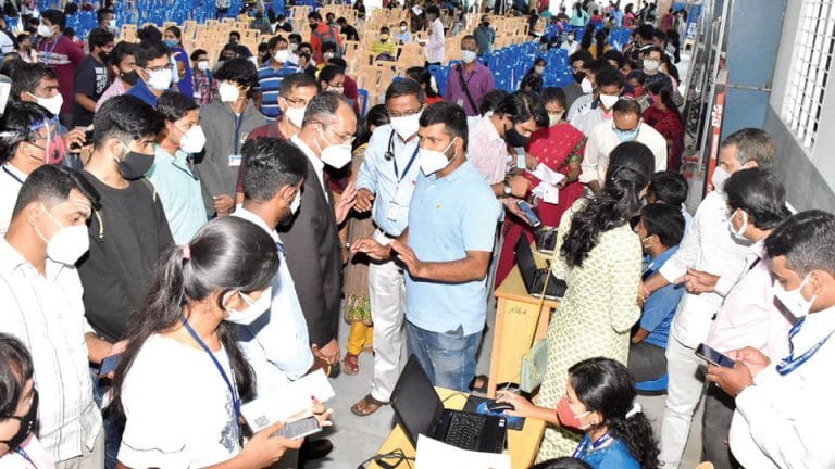 Mass Vaccination begins in colleges - Star of Mysore