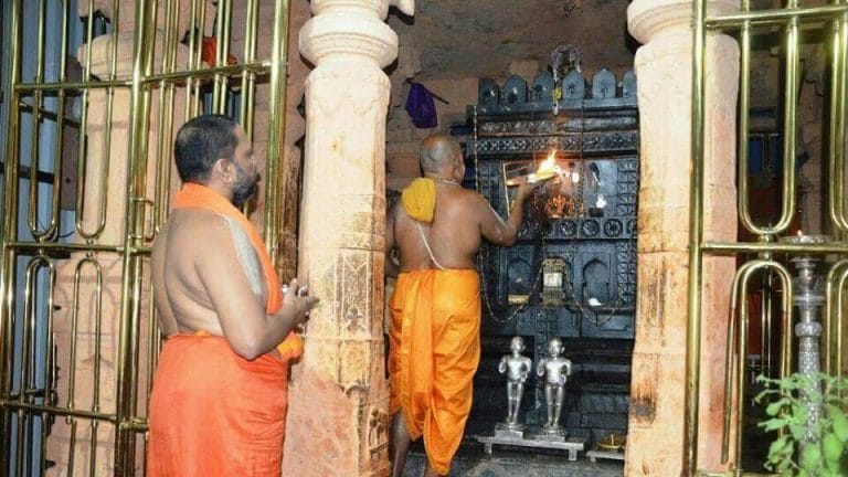 Sri Guru Raghavendra Swamy Temple at Mantralayam to open from June 22 ...