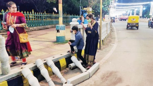 Walk around Mysore Palace at your peril... Stone balustrades crash at ...