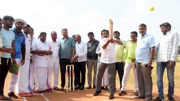 Former MLA Somashekar opposes privatisation of Muzrai temples - Star of ...