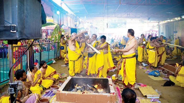 Atirudra Mahayaaga performed at Shankar Mutt in city - Star of Mysore