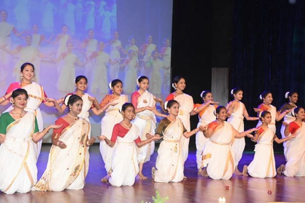 City doctors present Geeth Gaatha Chal-20 - Star of Mysore