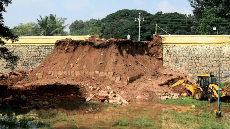 Mysore Palace Board takes up reconstruction of collapsed fort wall ...