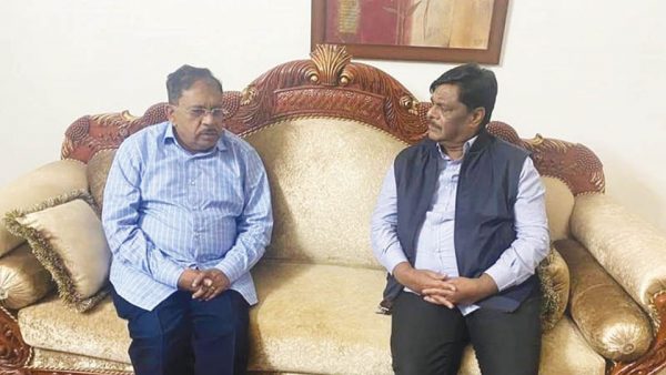 Dr. G. Parameshwar meets Dr. H.C. Mahadevappa in Mysuru - Star of Mysore