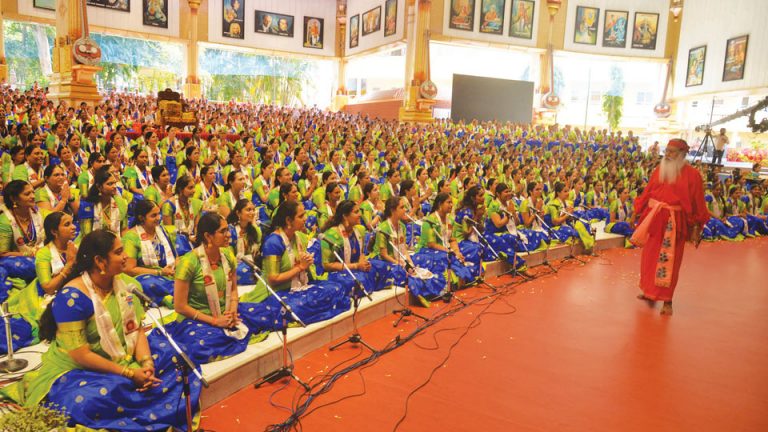 Over 3,600 devotees take part in ‘Gita Parayana’ - Star of Mysore