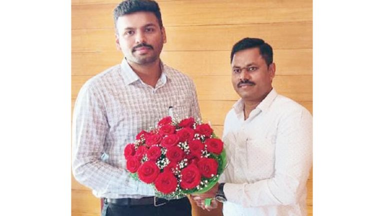 K.R. Rakshith takes charge as MMC&RI CAO - Star of Mysore