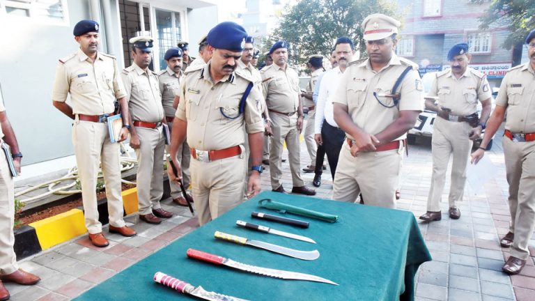 Police raid houses of 37 rowdy-sheeters at 3 am - Star of Mysore