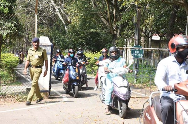 Two leopards create panic inside CFTRI campus - Star of Mysore