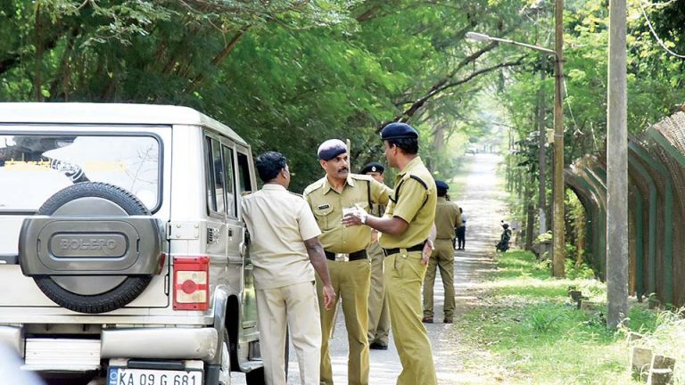 Two leopards create panic inside CFTRI campus - Star of Mysore