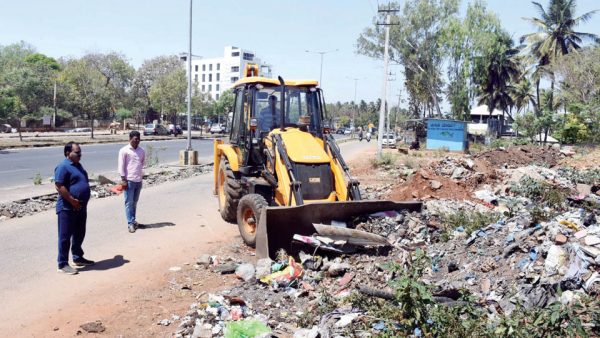 Mass Cleaning of Ring Road - Star of Mysore