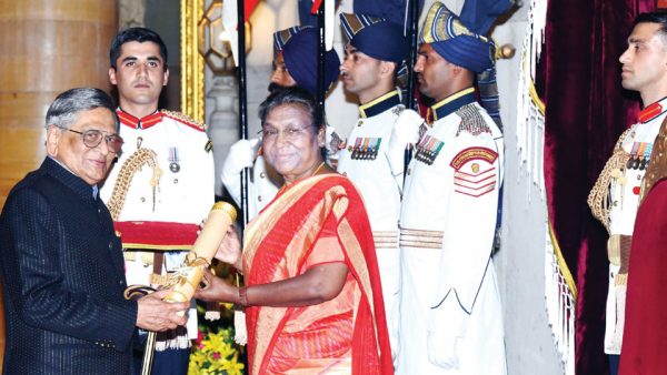 President presents Padma Vibhushan to S.M. Krishna, Padma Shri to S ...