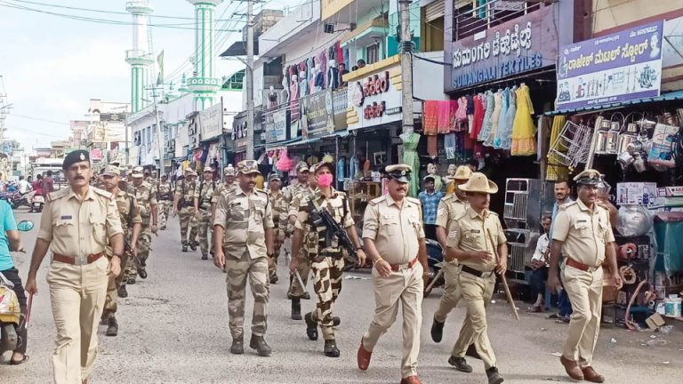 Assembly polls: Hunsur Police take out route march in town - Star of Mysore