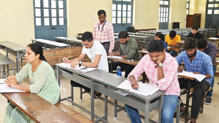 KAS preliminary exam passes off smoothly - Star of Mysore