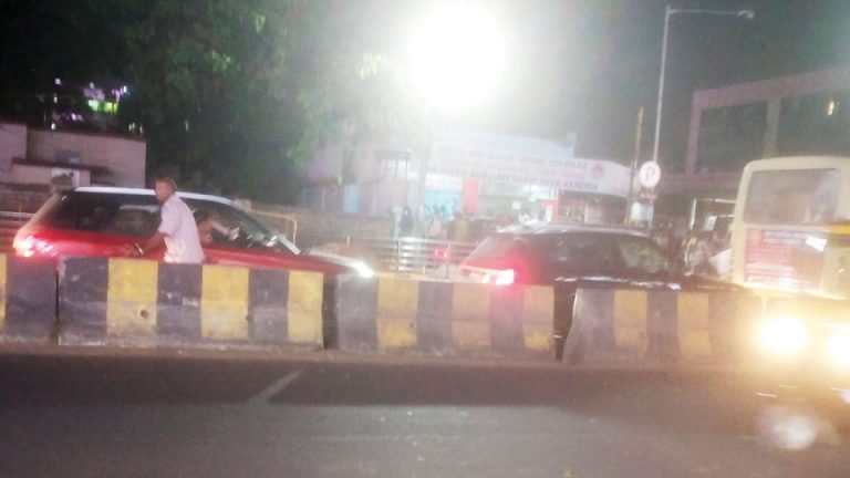 No rickshaws in pre-paid auto stand - Star of Mysore