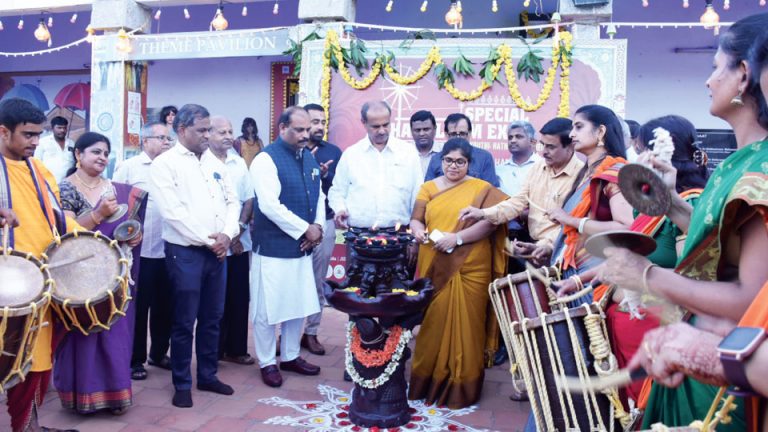 Special Handloom Expo begins at JSS Mysore Urban Haat - Star of Mysore