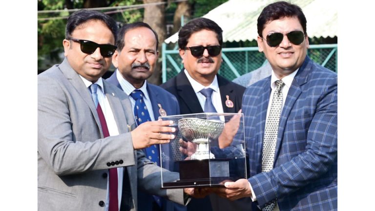 'Cyrenius' wins Chief Minister's Trophy - Star of Mysore