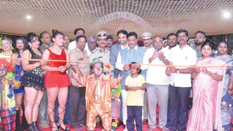 Jumbo Circus begins in city - Star of Mysore