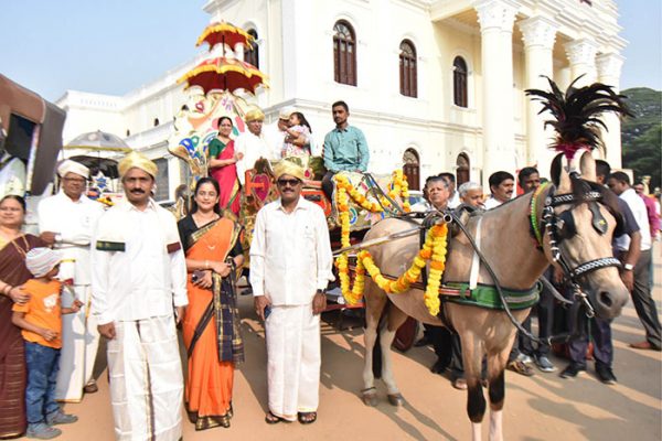 Couples enjoy Heritage Tonga ride - Star of Mysore