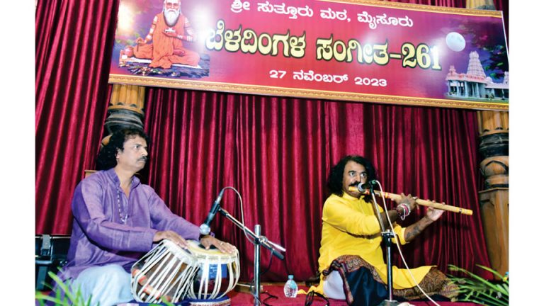 Flute recital at Suttur Mutt - Star of Mysore