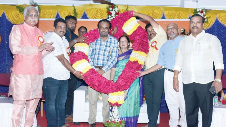 P.V. Giri felicitated - Star of Mysore