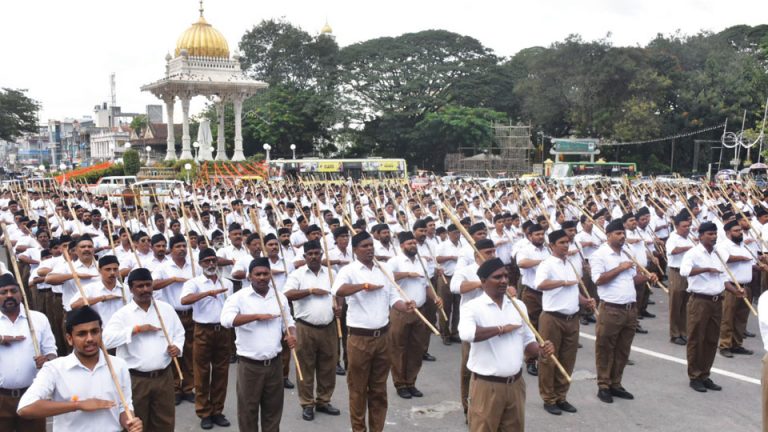 RSS takes out full dress parade - Star of Mysore