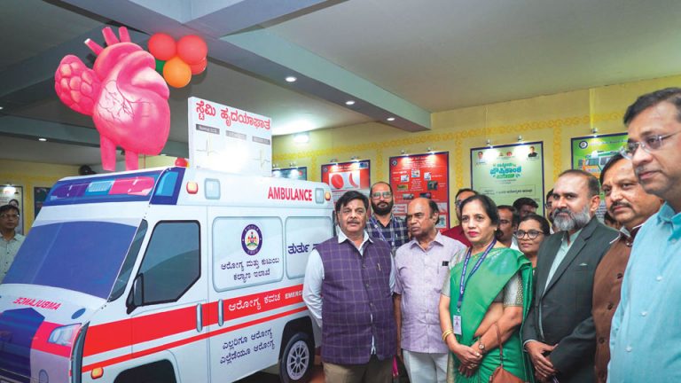 District Minister inaugurates Health Department stall at Dasara Expo ...