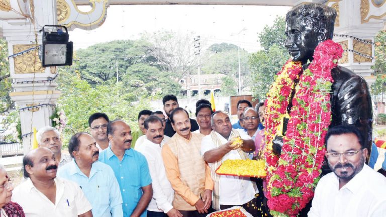 Kuvempu Jayanti in city - Star of Mysore