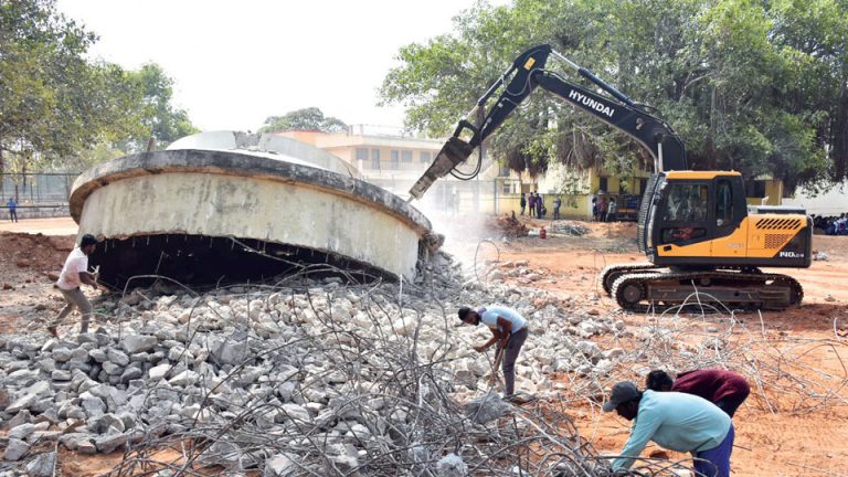 Water Tank on the verge of collapse razed - Star of Mysore