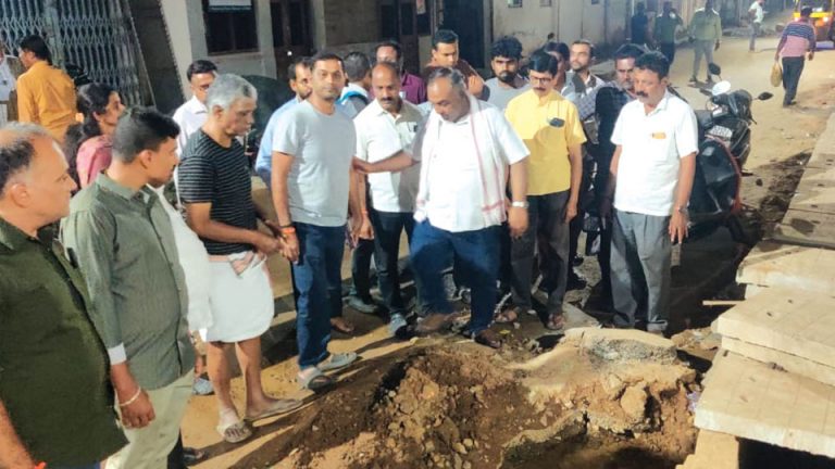 KR MLA Srivatsa takes out padayatra at Agrahara - Star of Mysore