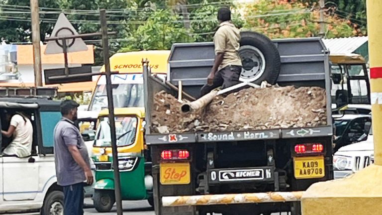 Are MCC vehicle drivers above law? - Star of Mysore