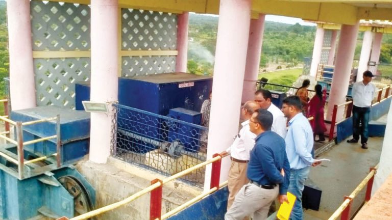 Echo of crest gate washing away at Tungabhadra Dam: Expert panel to ...