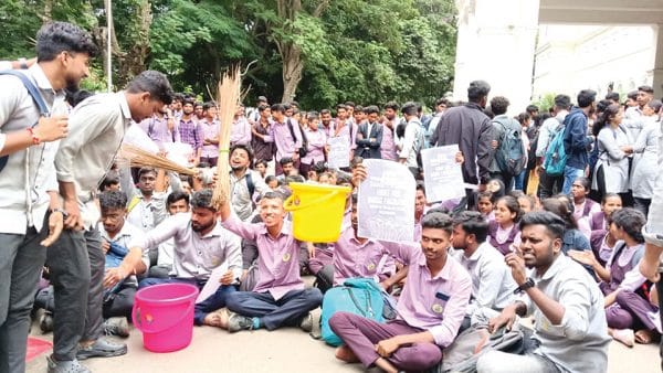 Yuvaraja College students stage flash protest, seek basic amenities ...
