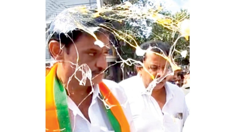 Egg attack: MLA Munirathna blames DK brothers, Kusuma - Star of Mysore