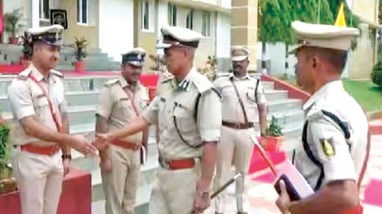 ADGP ‘grills’ trainee cops for ‘improper drill’ - Star of Mysore