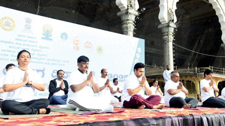 Siddaramaiah and his chair are strong: Dr. H.C. Mahadevappa - Star of ...