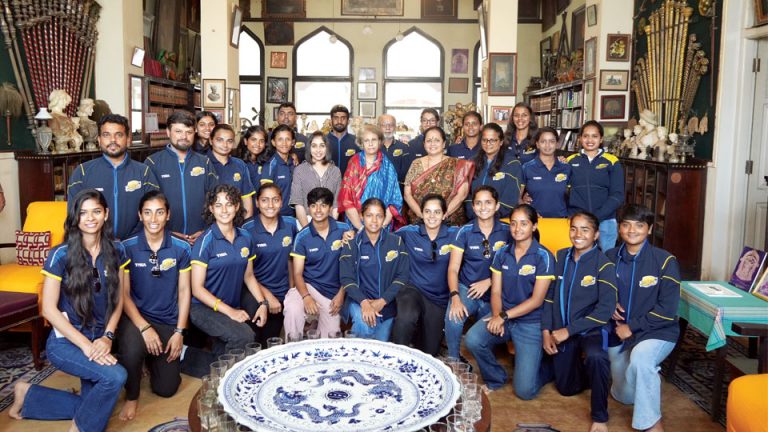 Women's team calls on Pramoda Devi - Star of Mysore
